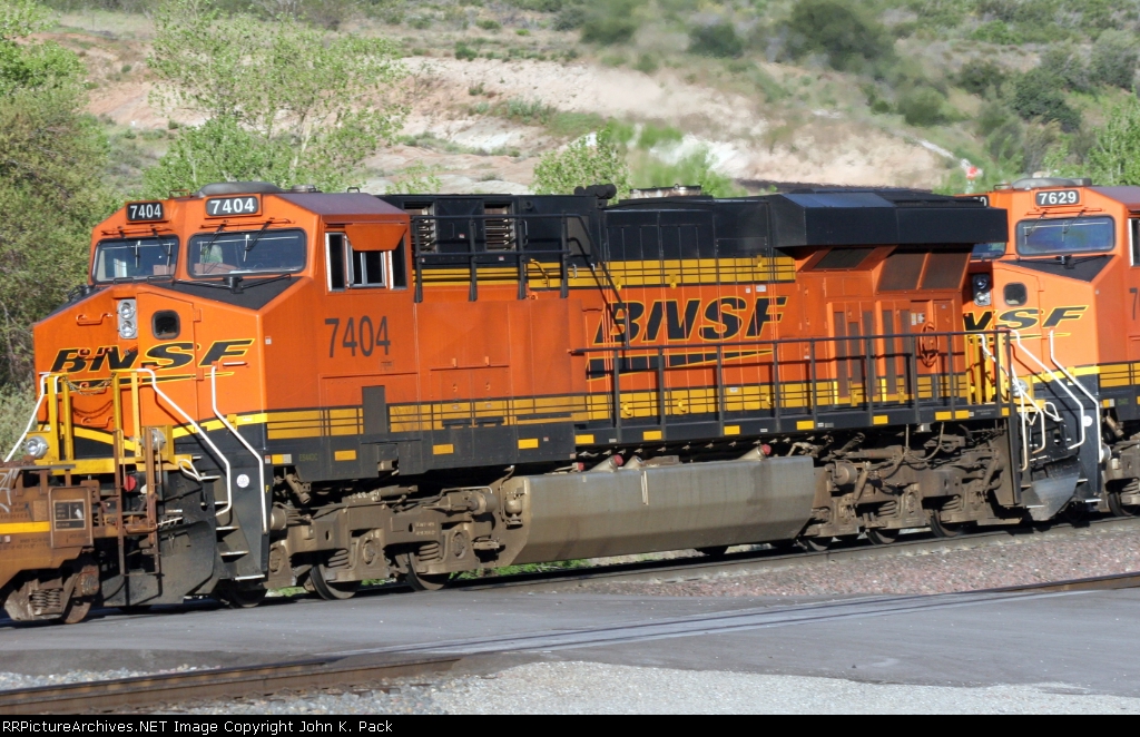 BNSF 7404